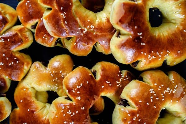 Middle Eastern Date Bread Rings to Add to Your Next Brunch